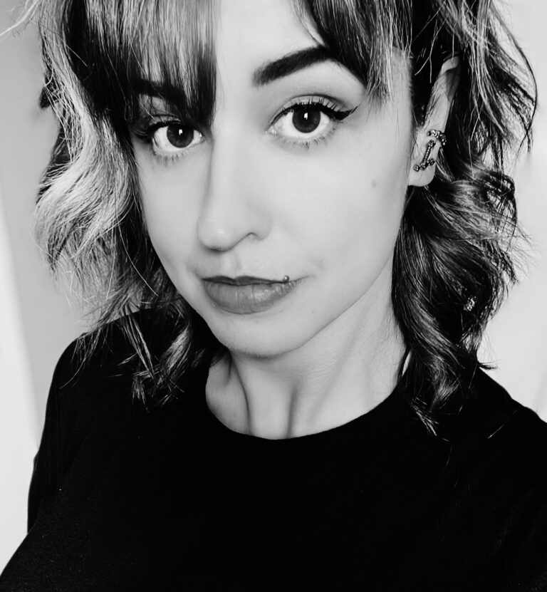 Sara Myriad - Let's grow together.